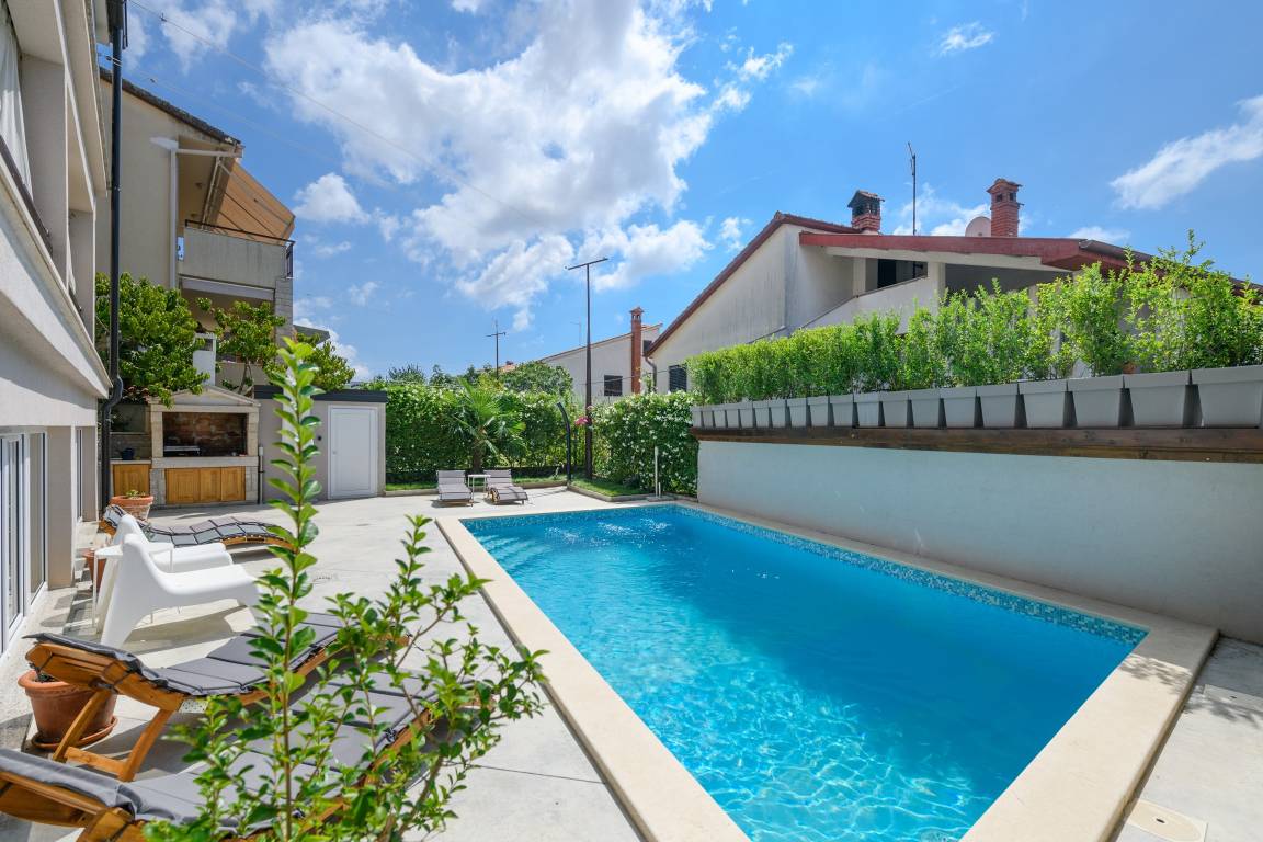 100 M² Apartment ∙ 3 Bedrooms ∙ 6 Guests - Pula