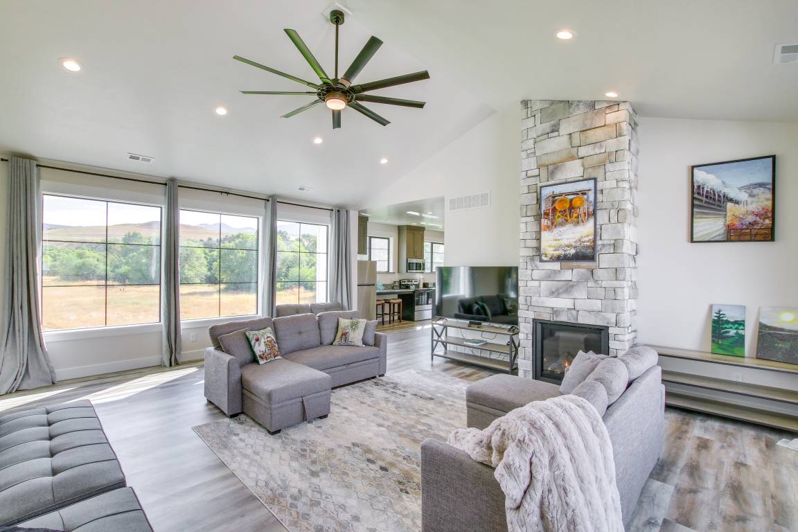 408 M² House ∙ 6 Bedrooms ∙ 30 Guests - Preston, ID