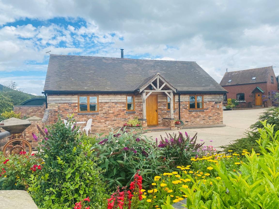 Cottage ∙ 2 Bedrooms ∙ 4 Guests - Much Wenlock