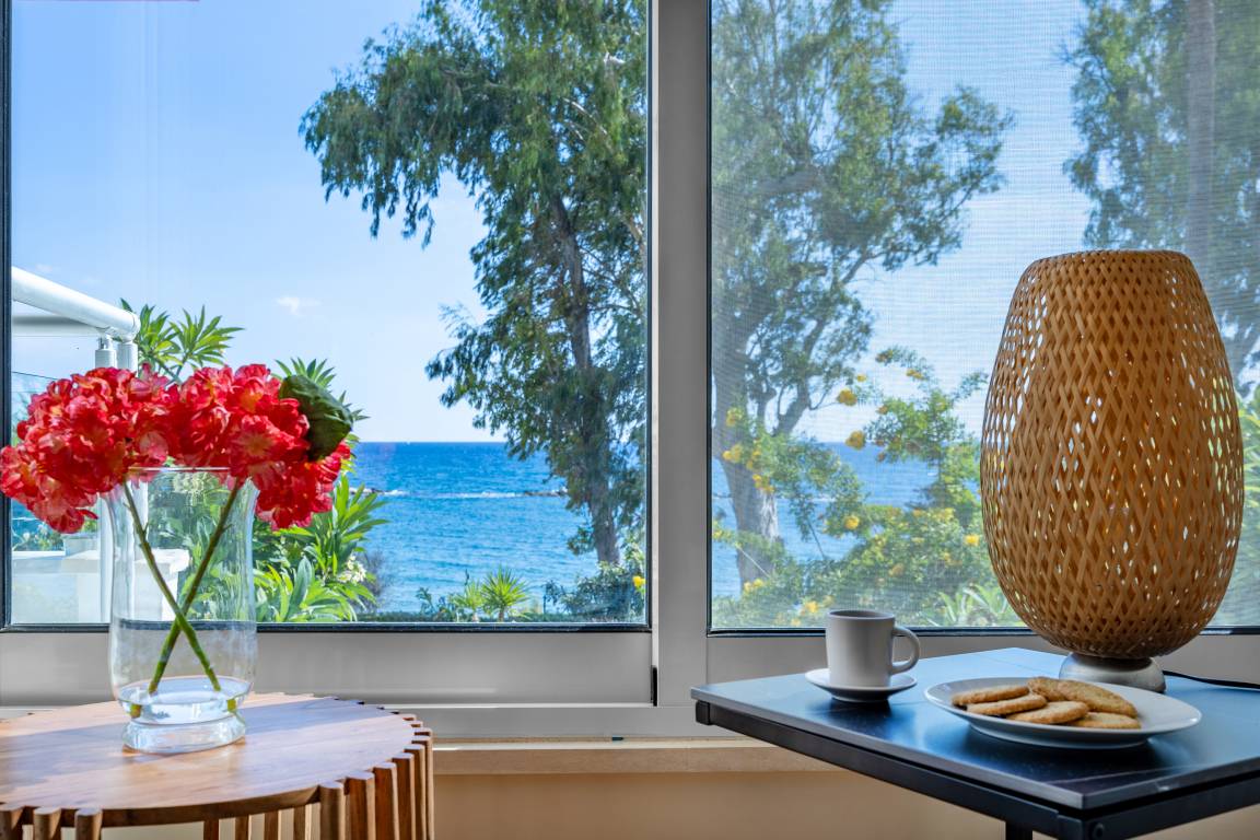 111 M² Apartment ∙ 3 Bedrooms ∙ 6 Guests - Cyprus