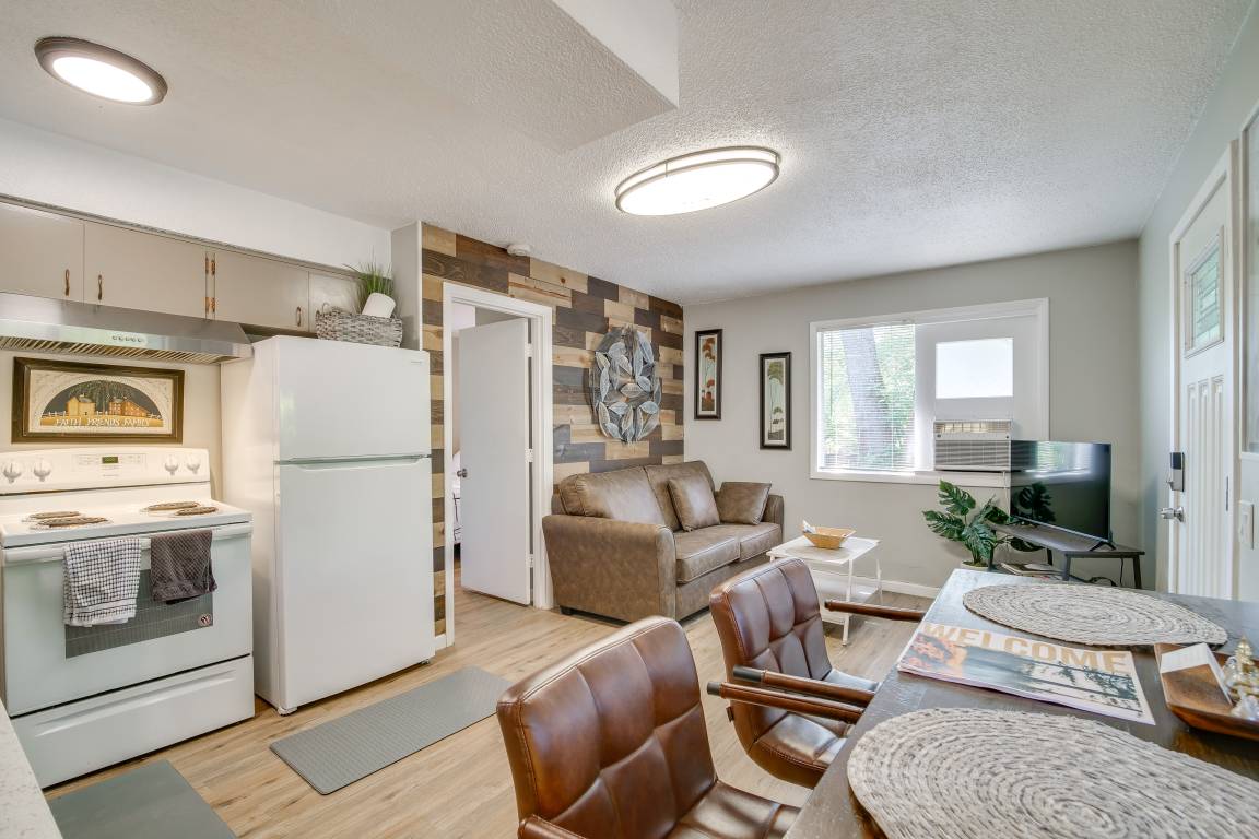 81 M² House ∙ 1 Bedroom ∙ 2 Guests - Roseburg, OR