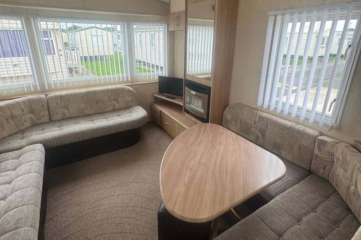 90 M² Chalet ∙ 3 Bedrooms ∙ 8 Guests - Rhyl Beach