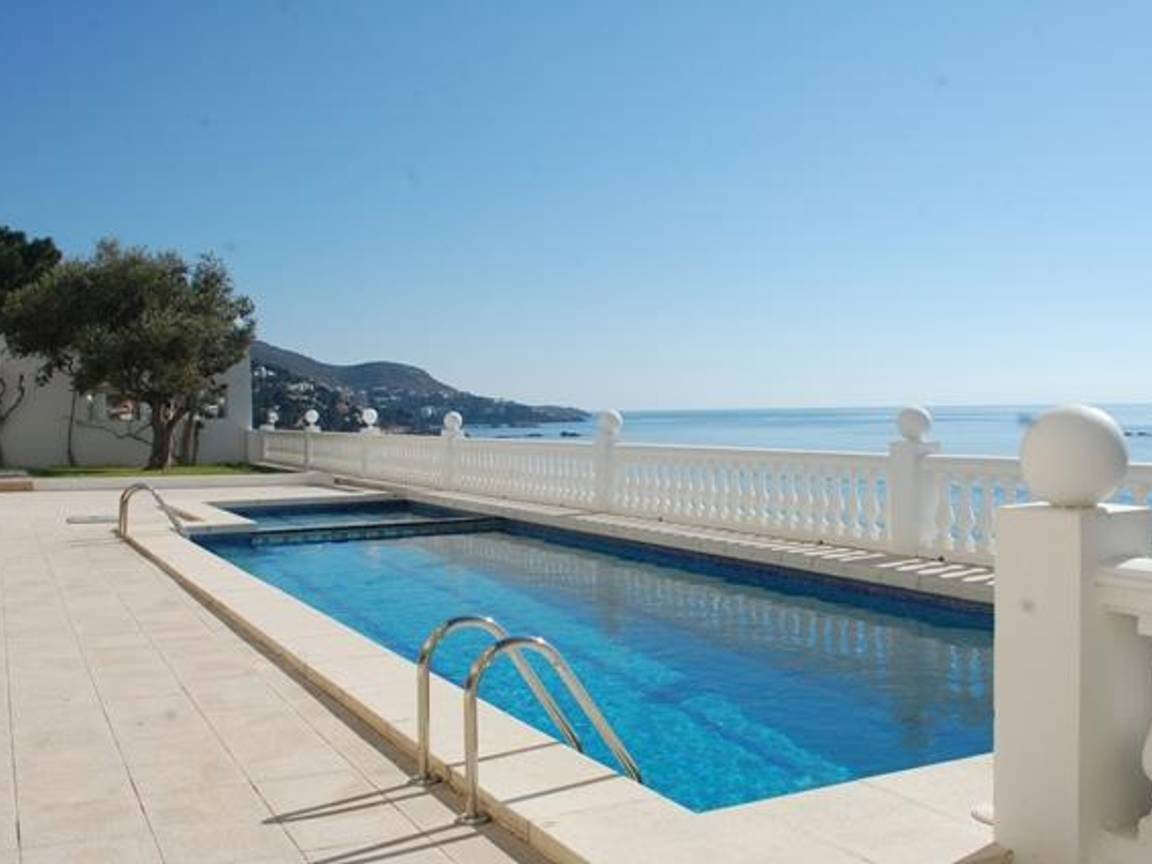35 M² Apartment ∙ 1 Bedroom ∙ 4 Guests - Roses