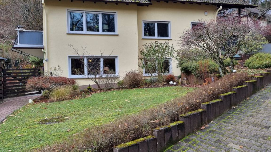 75 M² Ferienwohnung ∙ 1 Schlafzimmer ∙ 4 Gäste - Bad Orb