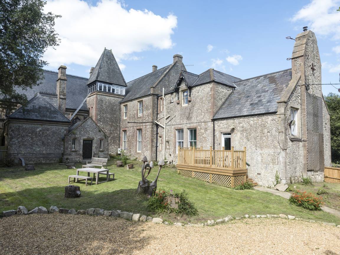 Cottage ∙ 2 Bedrooms ∙ 4 Guests - Milford on Sea