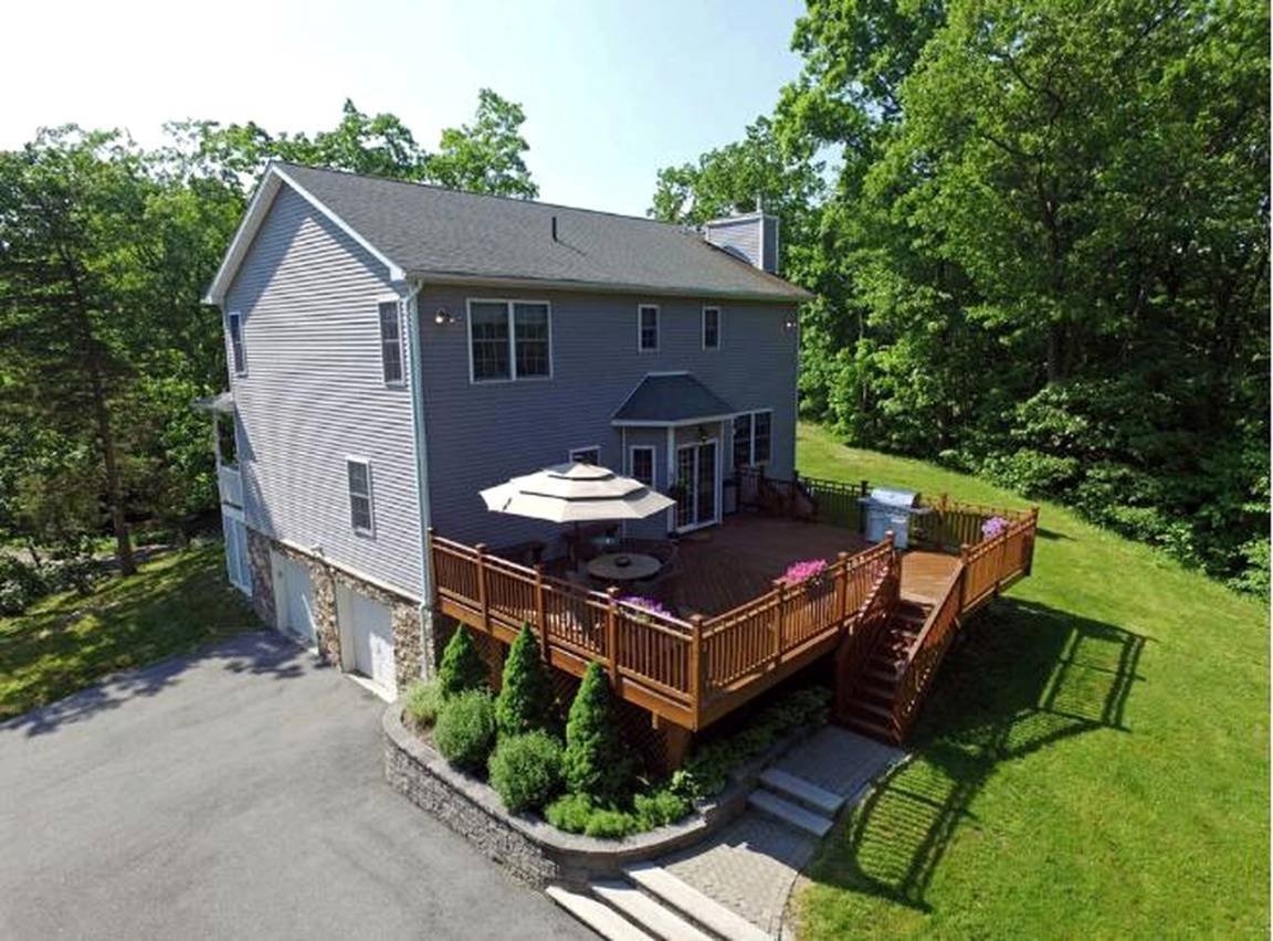 House ∙ 1 Bedroom ∙ 12 Guests - Greenwood Lake, NY