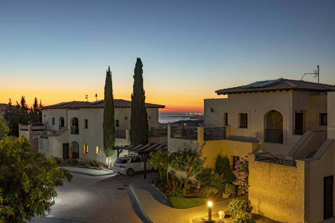 65 M² Apartment ∙ 2 Bedrooms ∙ 4 Guests - Куклиа