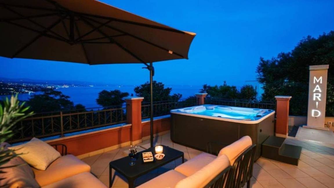153 M² Ferienwohnung ∙ 3 Schlafzimmer ∙ 6 Gäste - Opatija