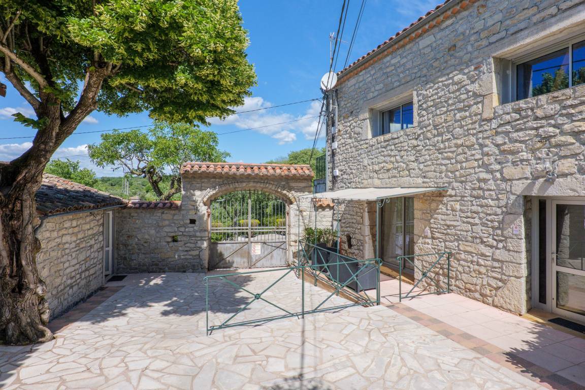 150 M² Cottage ∙ 5 Bedrooms ∙ 9 Guests - Ardèche