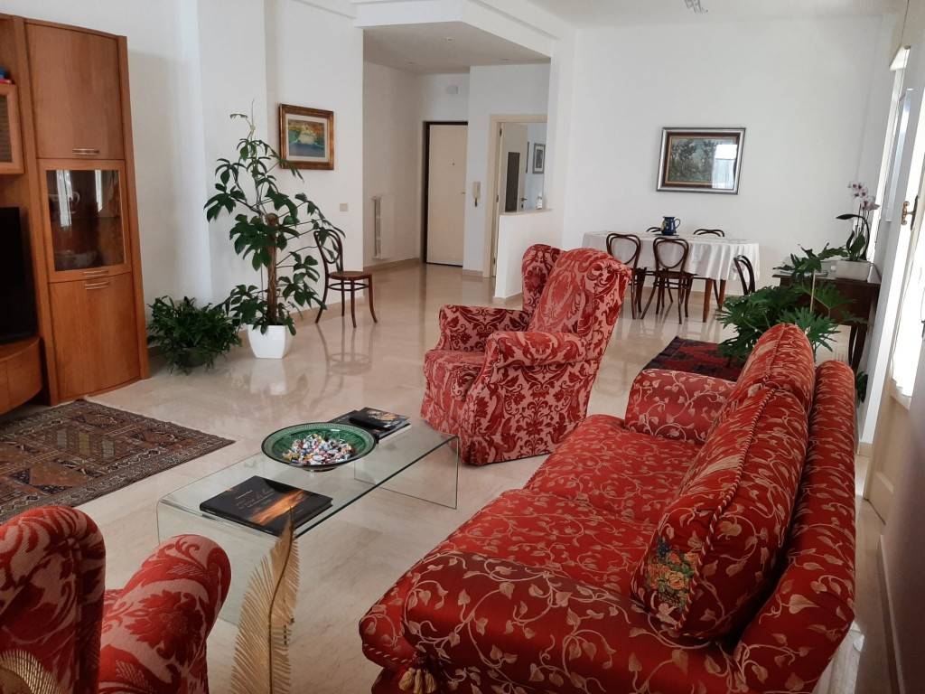 120 M² Apartamento ∙ 2 Habitaciones ∙ 4 Huéspedes - Bari