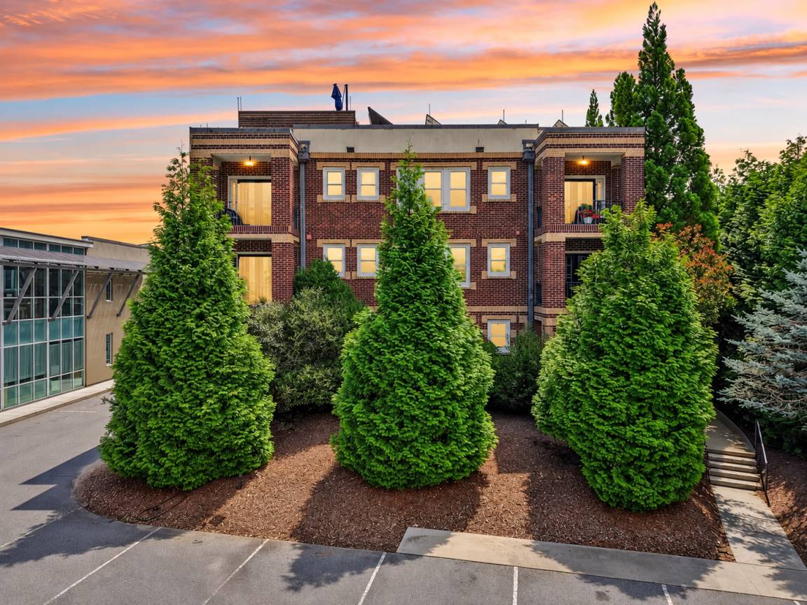 117 M² Condo ∙ 2 Bedrooms ∙ 4 Guests - Hendersonville, NC