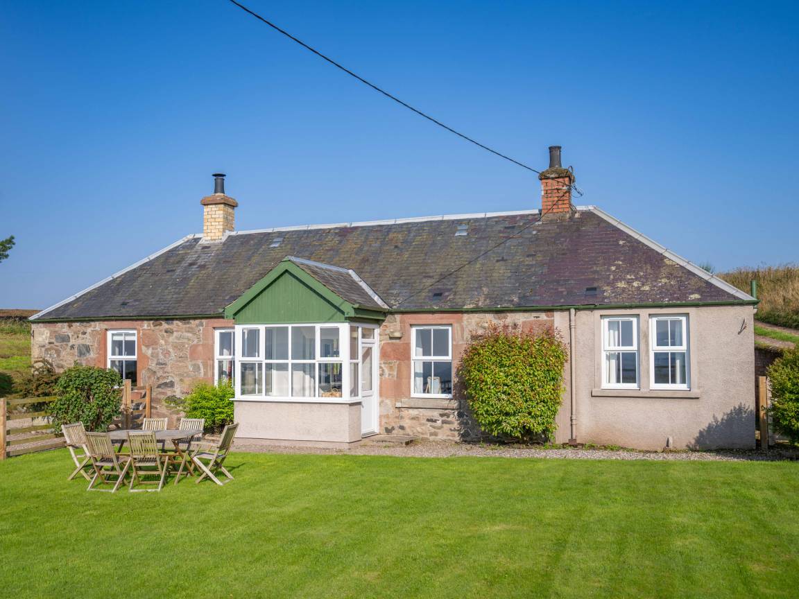 Cottage ∙ 3 Bedrooms ∙ 5 Guests - Blairgowrie and Rattray