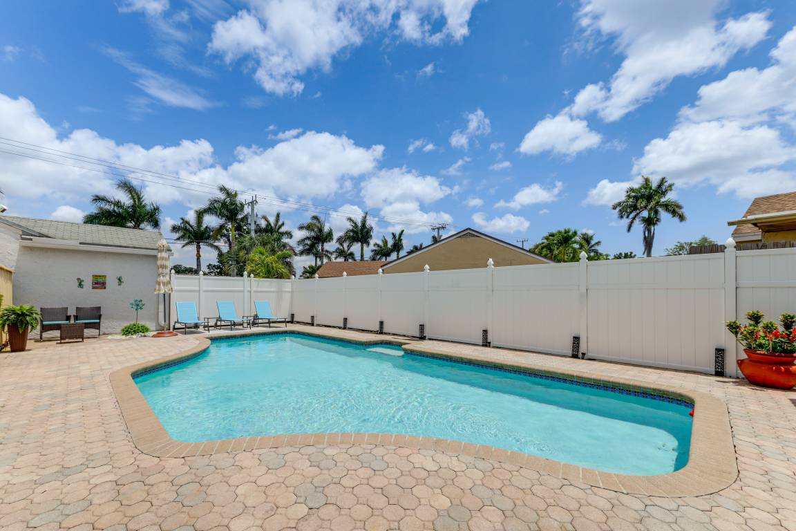 83 M² House ∙ 2 Bedrooms ∙ 4 Guests - Boca Raton, FL
