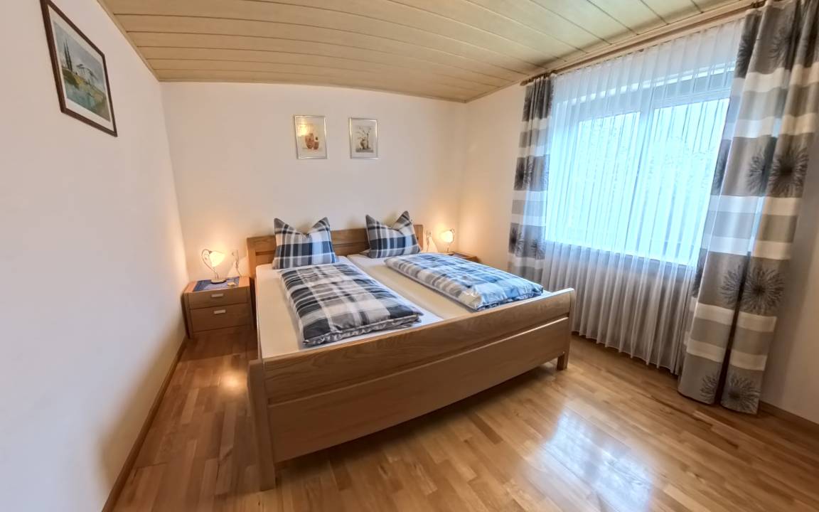 80 M² Ferienwohnung ∙ 2 Schlafzimmer ∙ 4 Gäste - Breitenbrunn