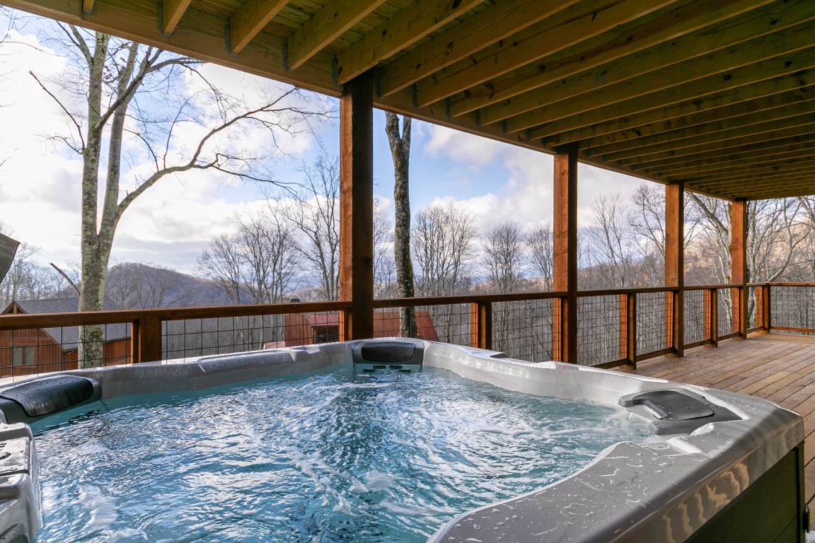 Cabin ∙ 4 Bedrooms ∙ 14 Guests - Sugar Mountain, NC