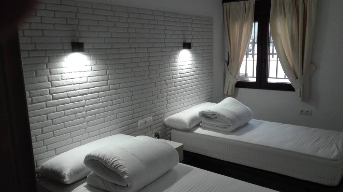 63 M² Apartamento ∙ 3 Habitaciones ∙ 7 Huéspedes - Arroyo del Ojanco