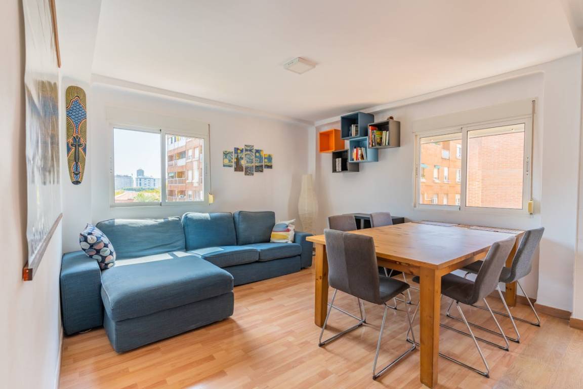 75 M² Apartment ∙ 3 Bedrooms ∙ 3 Guests - Valencia