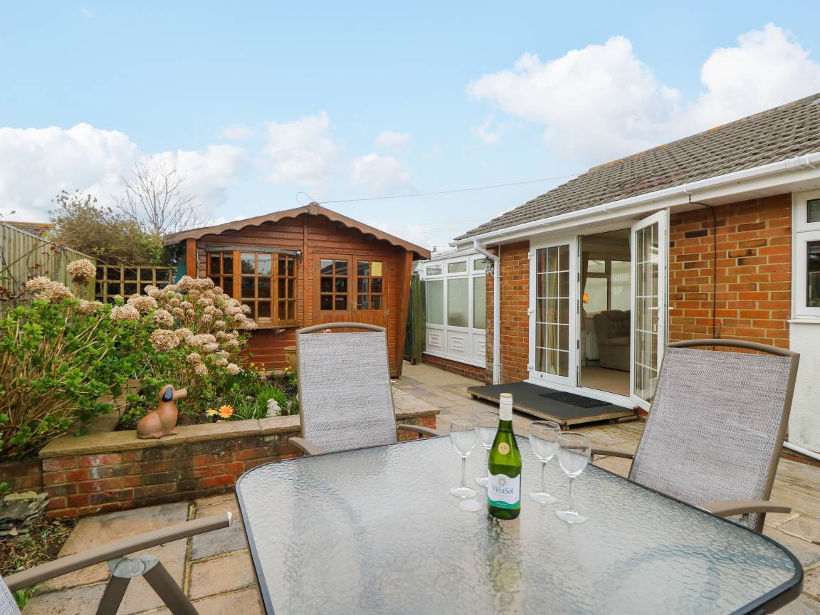 Cottage ∙ 2 Bedrooms ∙ 4 Guests - Hayling Island