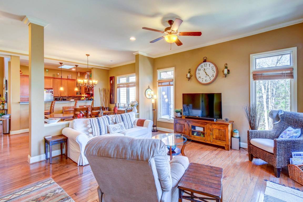 297 M² Apartment ∙ 3 Bedrooms ∙ 6 Guests - Seneca, SC