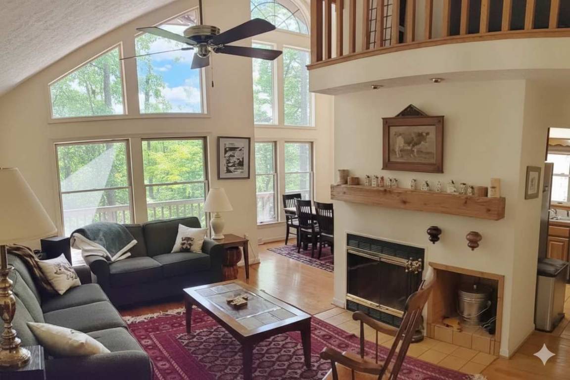 126 M² Chalet ∙ 2 Bedrooms ∙ 6 Guests - West Virginia