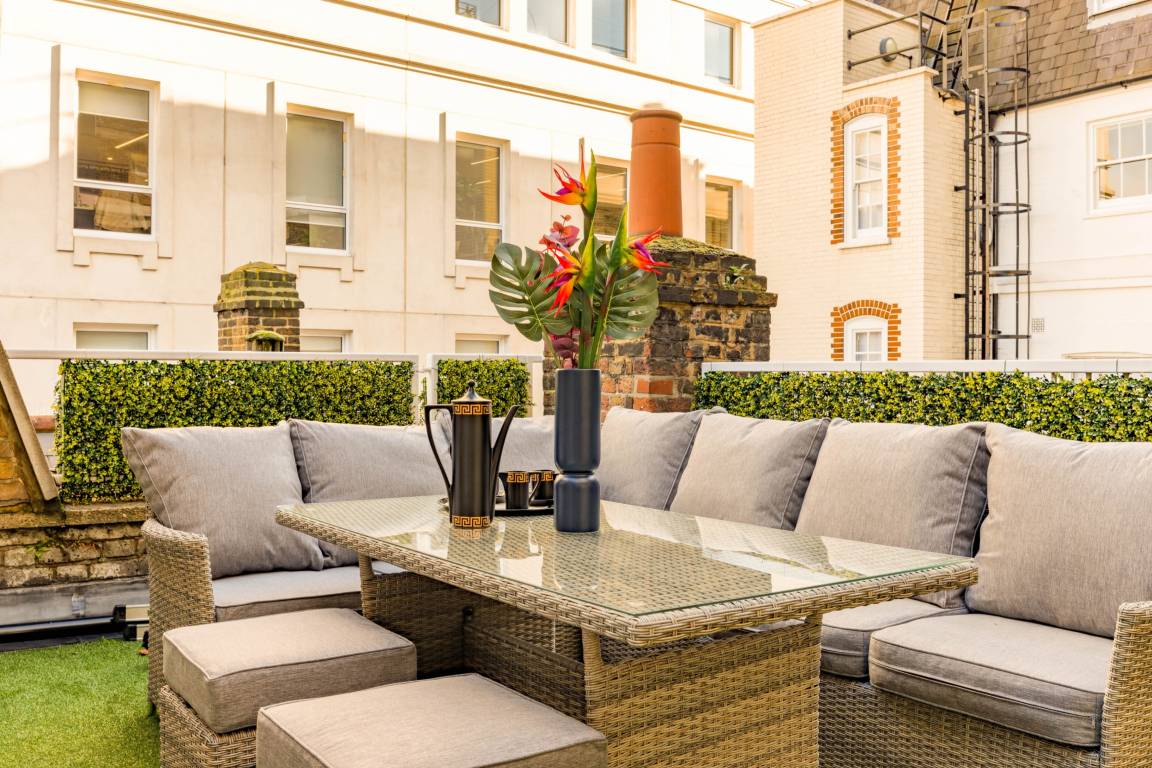 230 M² House ∙ 7 Bedrooms ∙ 16 Guests - London