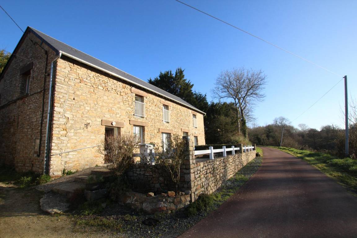 77 M² Gîte ∙ 3 Chambres ∙ 6 Personnes - Manche