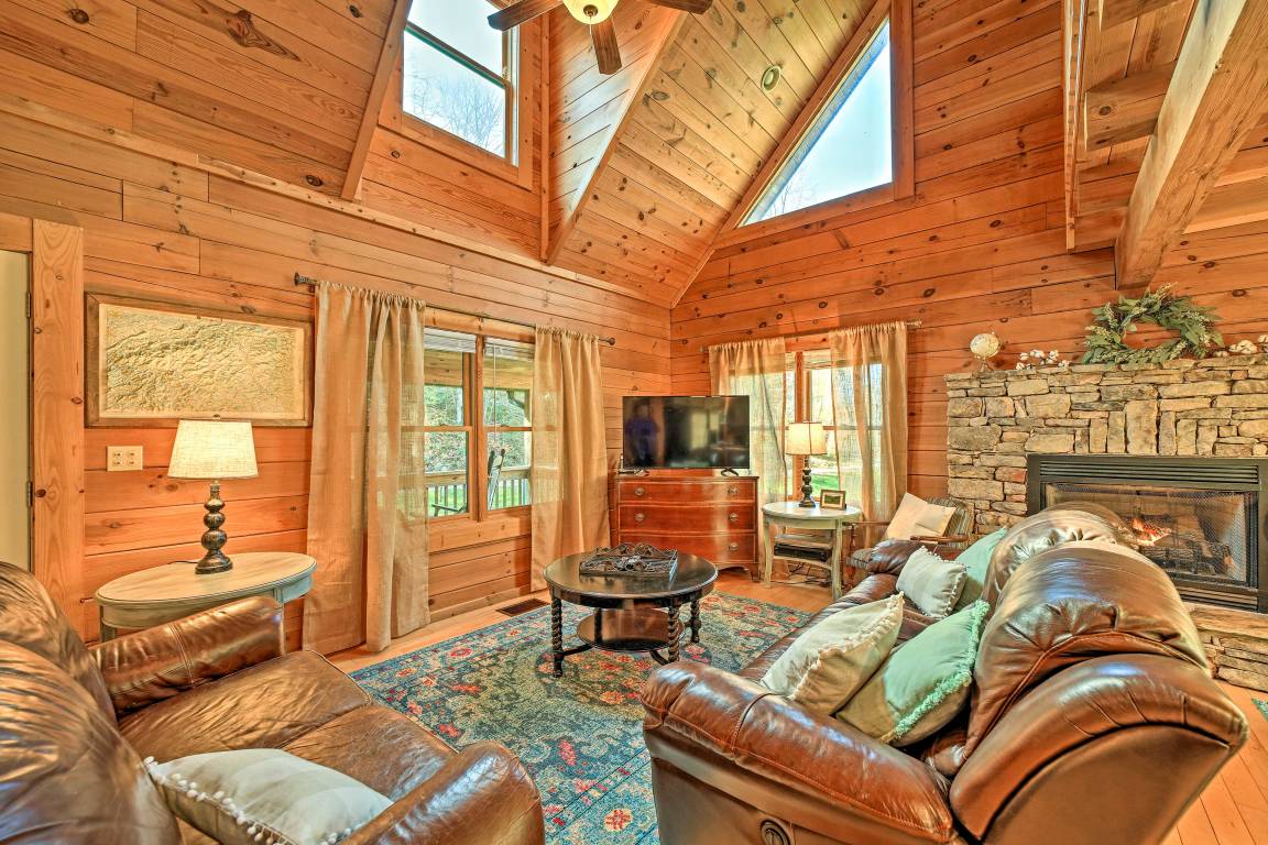 139 M² House ∙ 3 Bedrooms ∙ 7 Guests - Bryson City, NC