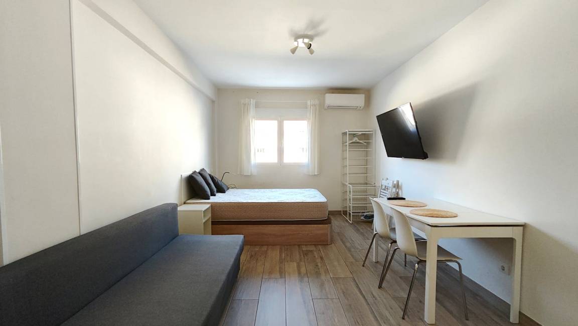 35 M² House ∙ 2 Guests - Madrid