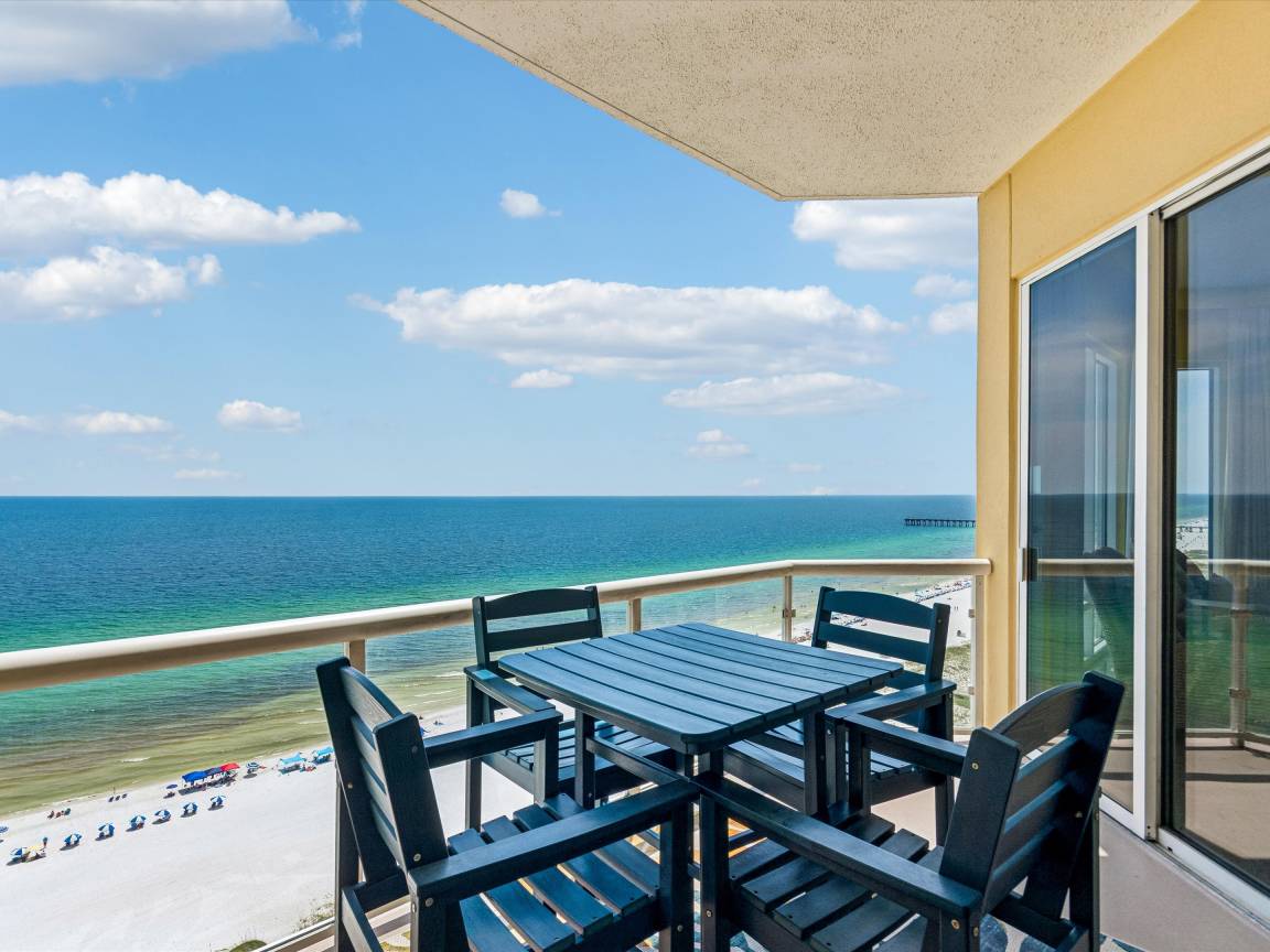 149 M² Condo ∙ 3 Bedrooms ∙ 8 Guests - Pensacola Beach, FL