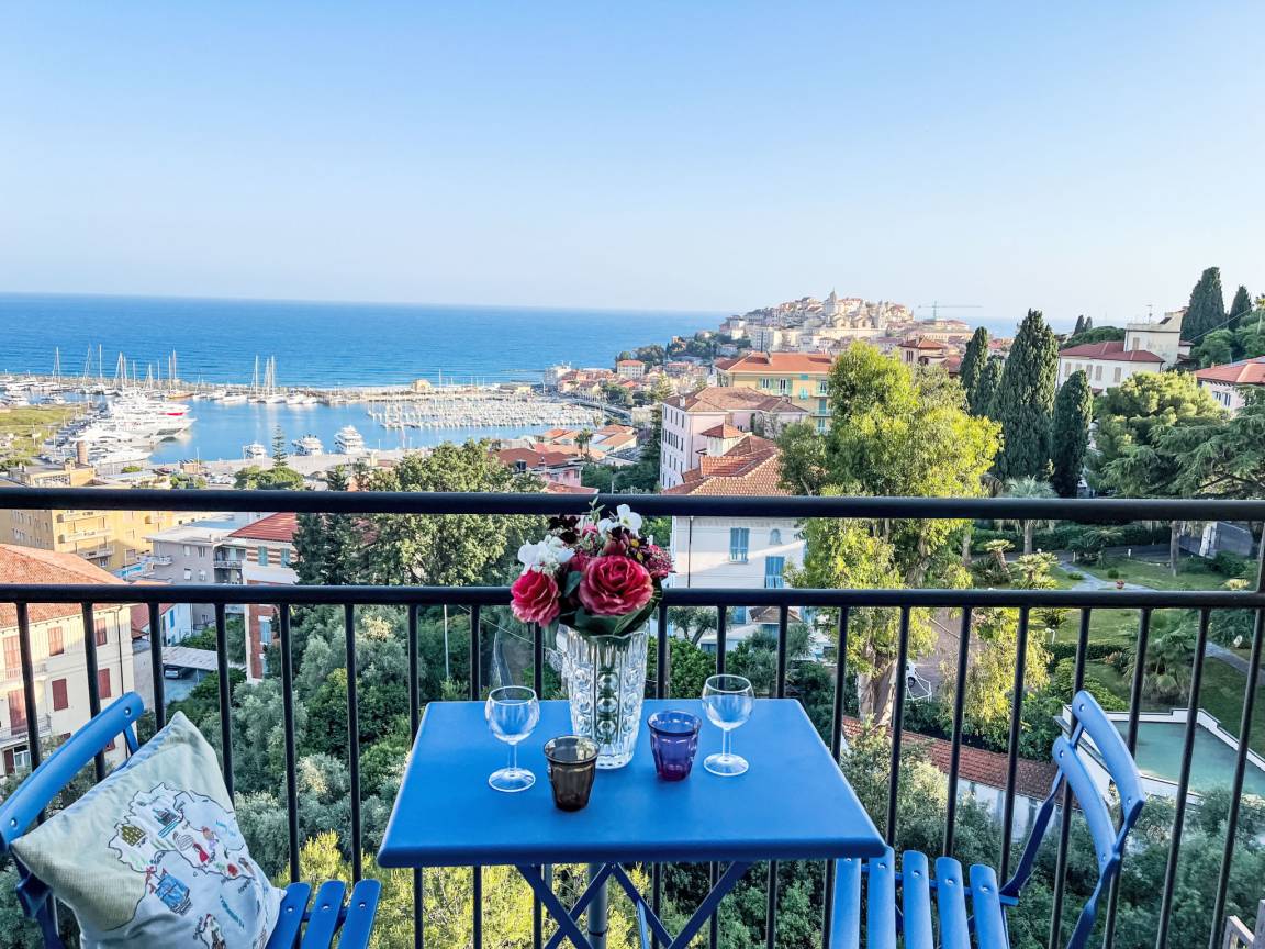 110 M² Apartment ∙ 3 Bedrooms ∙ 7 Guests - Imperia