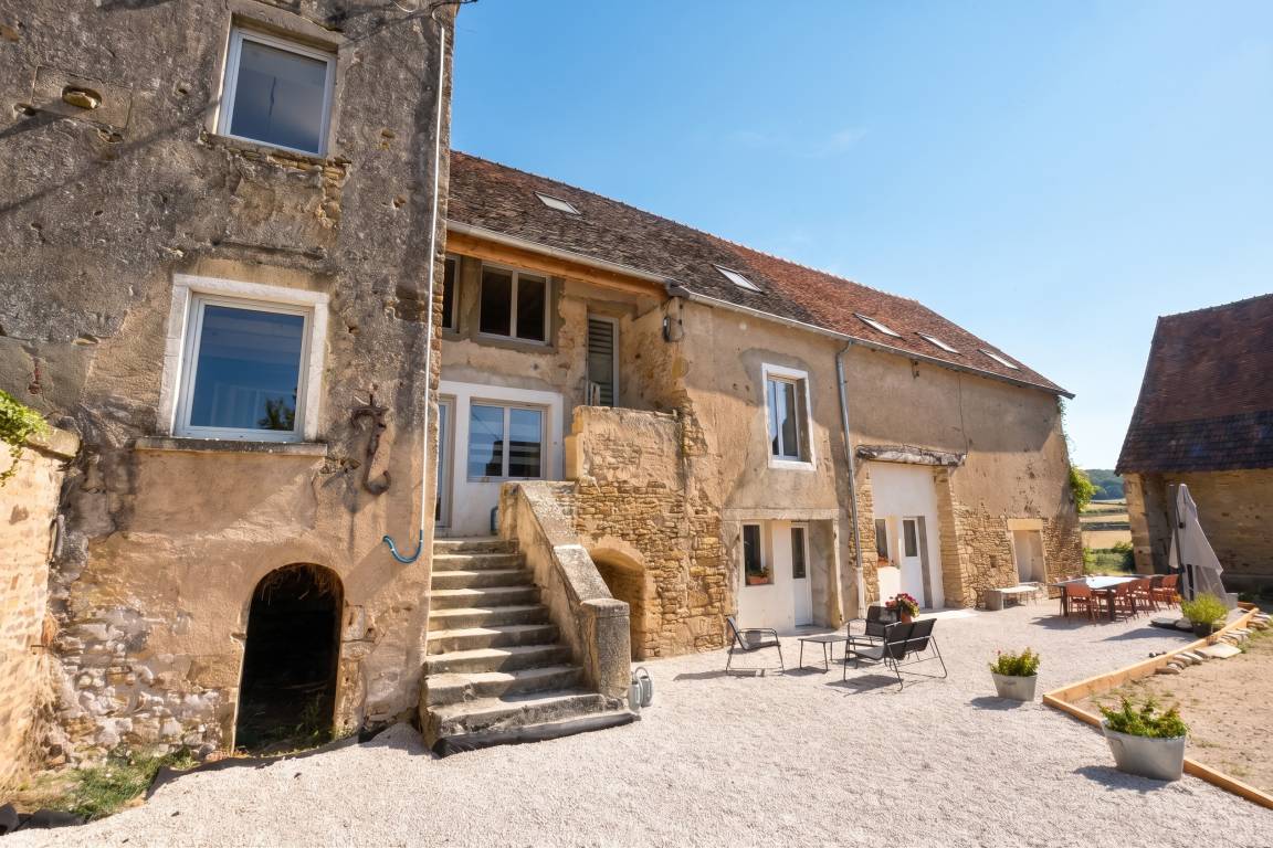 200 M² Maison De Vacances ∙ 6 Chambres ∙ 15 Personnes - Montchanin