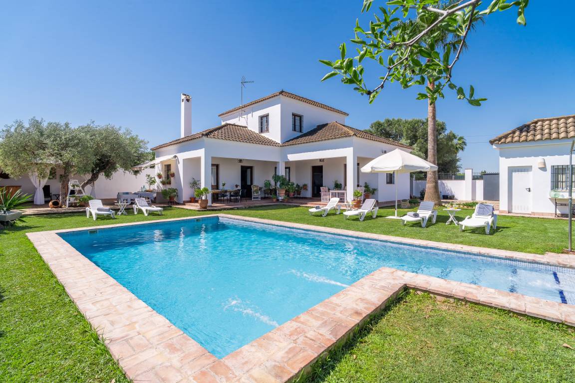 250 M² Huis ∙ 4 Slaapkamers ∙ 8 Gasten - Marchena