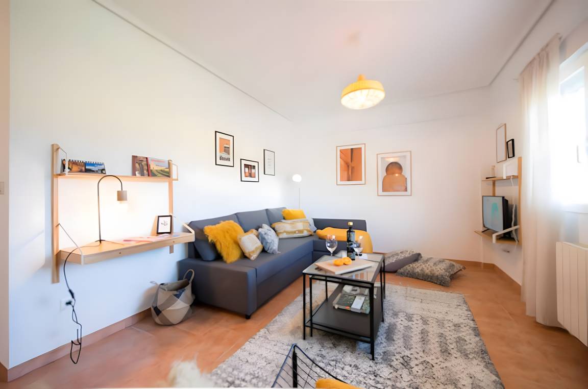 75 M² Apartamento ∙ 2 Habitaciones ∙ 6 Huéspedes - Santurce