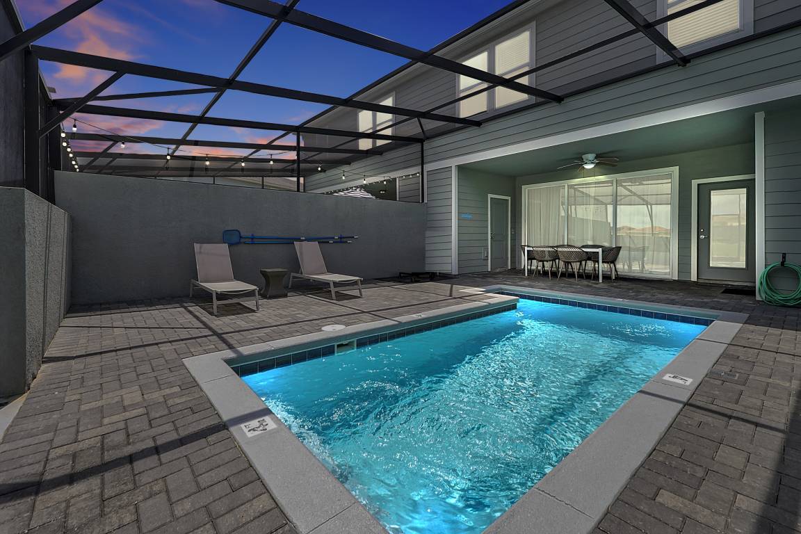 210 M² House ∙ 5 Bedrooms ∙ 11 Guests - Davenport, FL