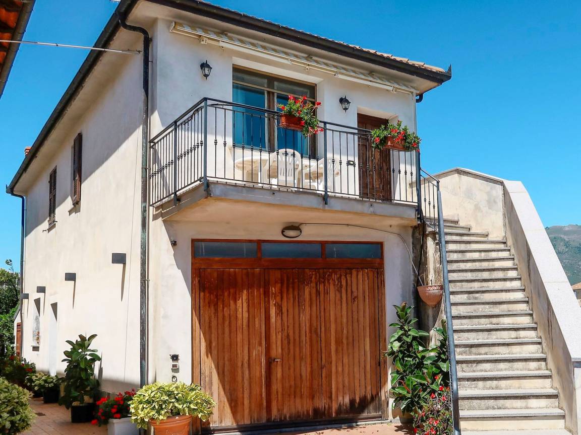 80 M² Apartamento ∙ 2 Habitaciones ∙ 5 Huéspedes - Albenga