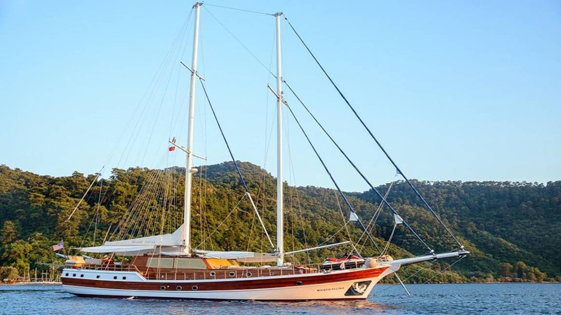 Houseboat ∙ 5 Bedrooms ∙ 10 Guests - Bodrum
