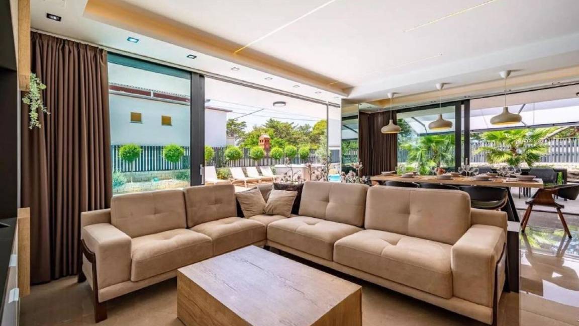 240 M² Apartamento ∙ 4 Habitaciones ∙ 8 Huéspedes - Rab