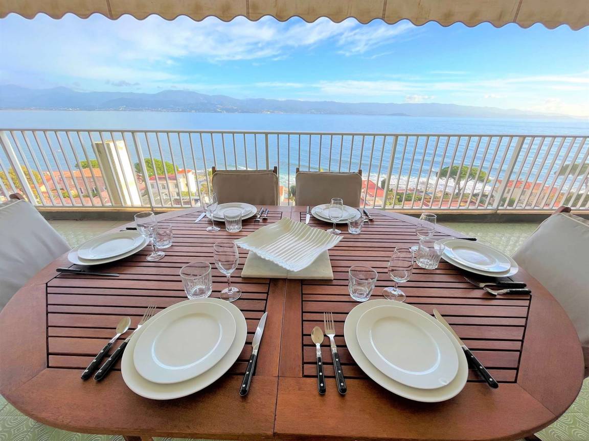 160 M² Apartment ∙ 3 Bedrooms ∙ 6 Guests - Ajaccio