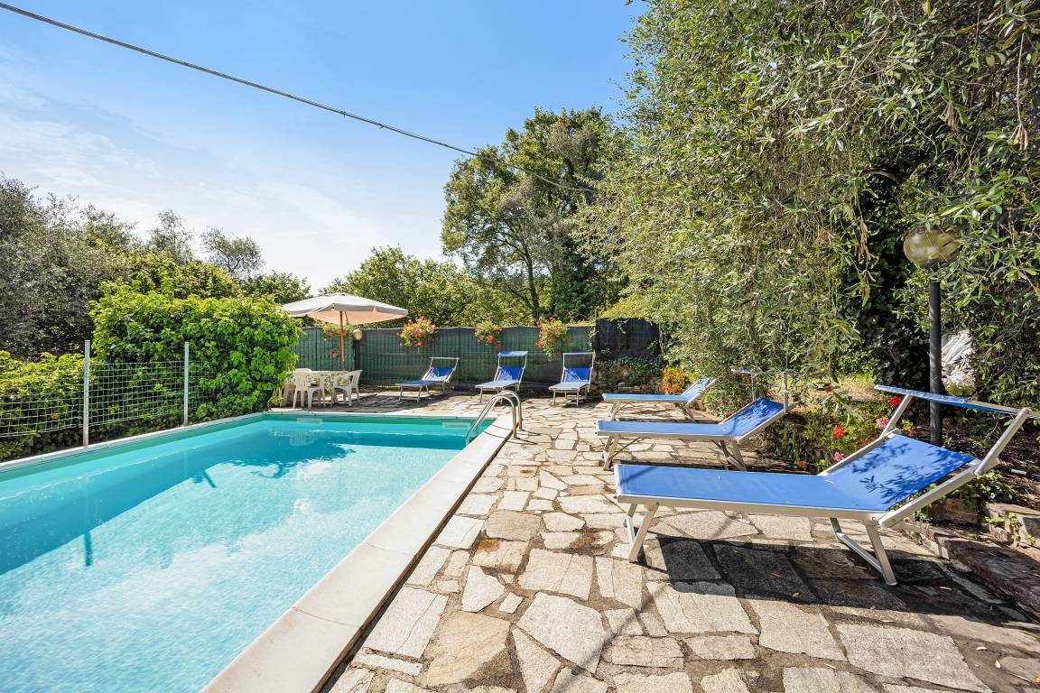 57 M² Ferienhaus ∙ 1 Schlafzimmer ∙ 4 Gäste - Dolcedo