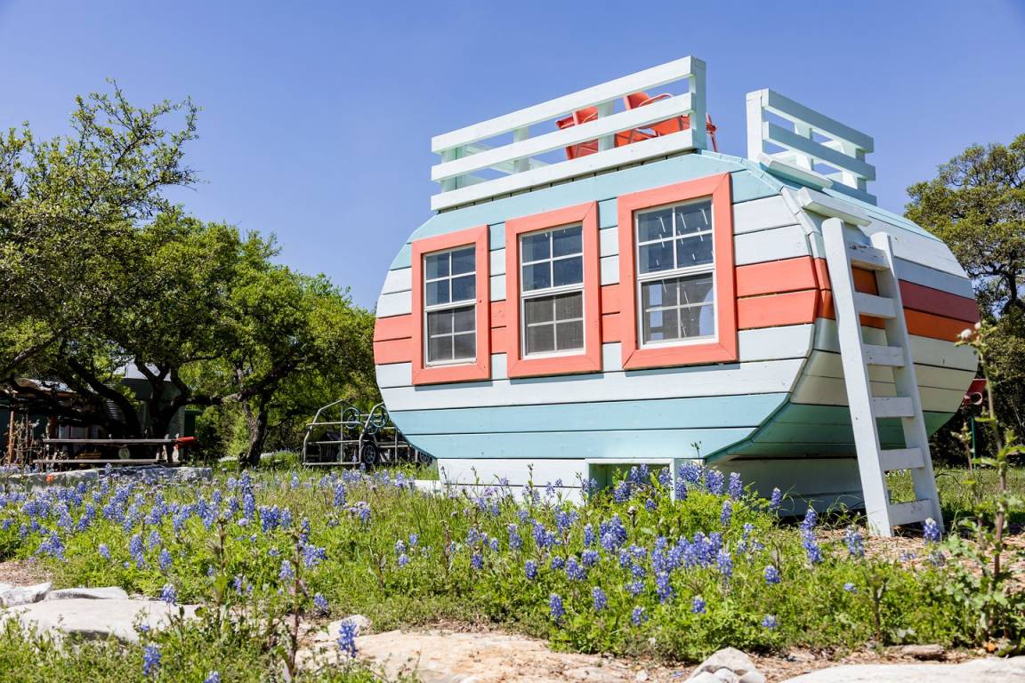Caravan ∙ 1 Bedroom ∙ 4 Guests - Lake Travis, TX