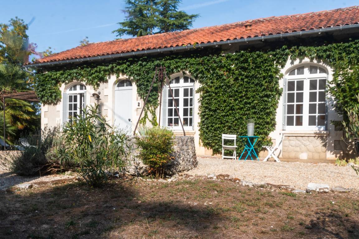 90 M² Maison De Vacances ∙ 2 Chambres ∙ 4 Personnes - Cognac