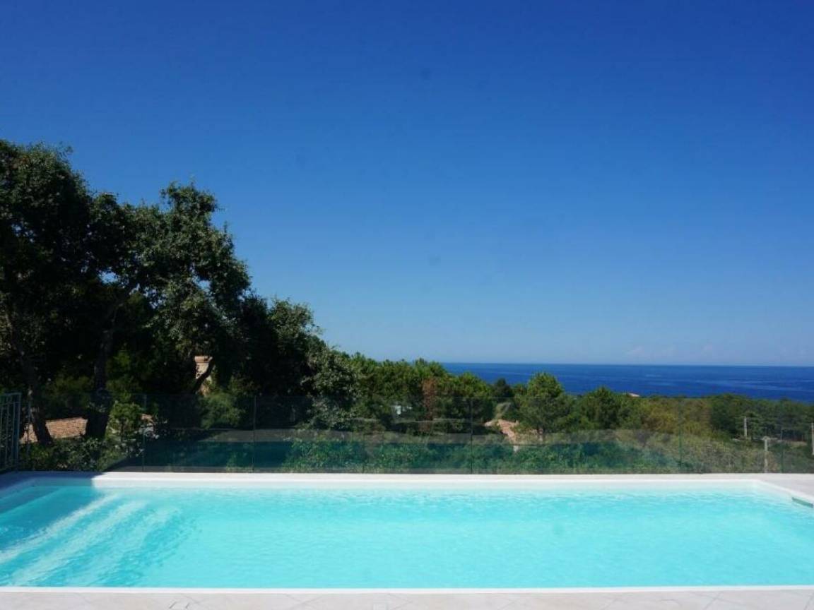150 M² Villa ∙ 4 Chambres ∙ 8 Personnes - Solenzara