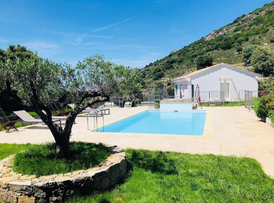 100 M² Gîte ∙ 2 Bedrooms ∙ 4 Guests - Corsica
