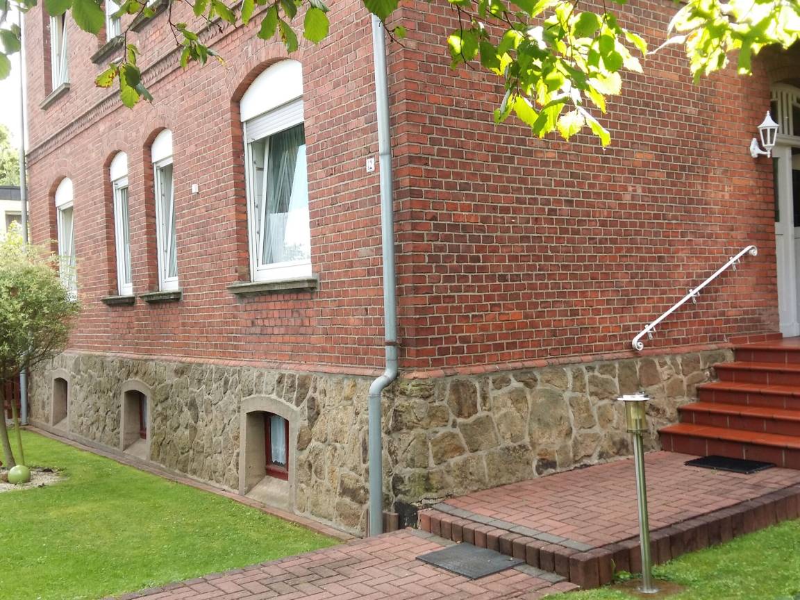95 M² Ferienwohnung ∙ 2 Schlafzimmer ∙ 4 Gäste - Minden