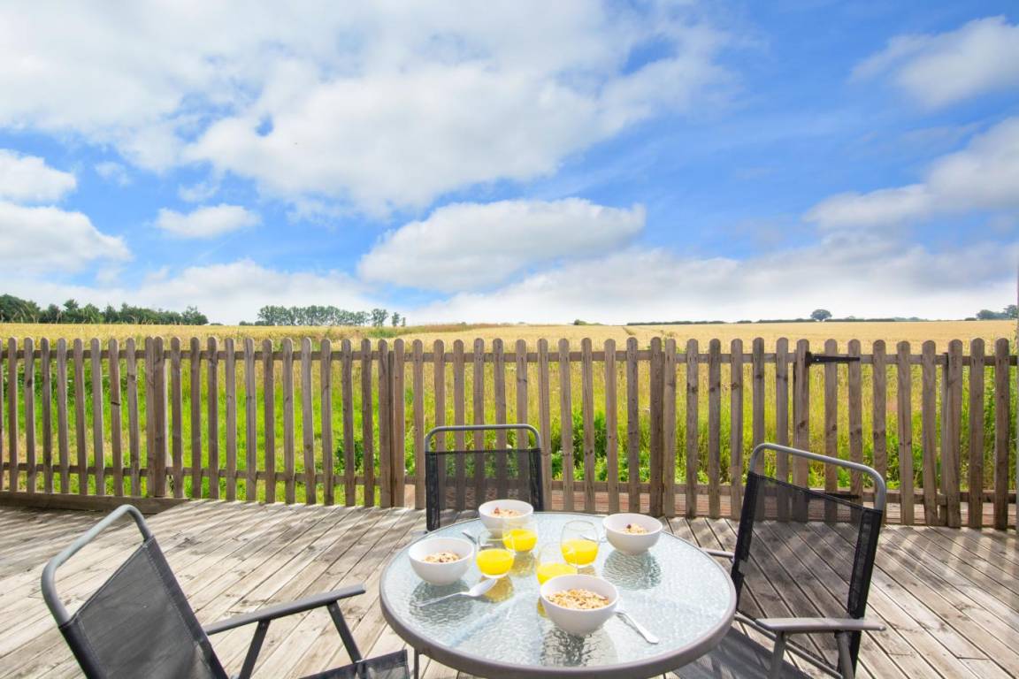 House ∙ 2 Bedrooms ∙ 4 Guests - Horning