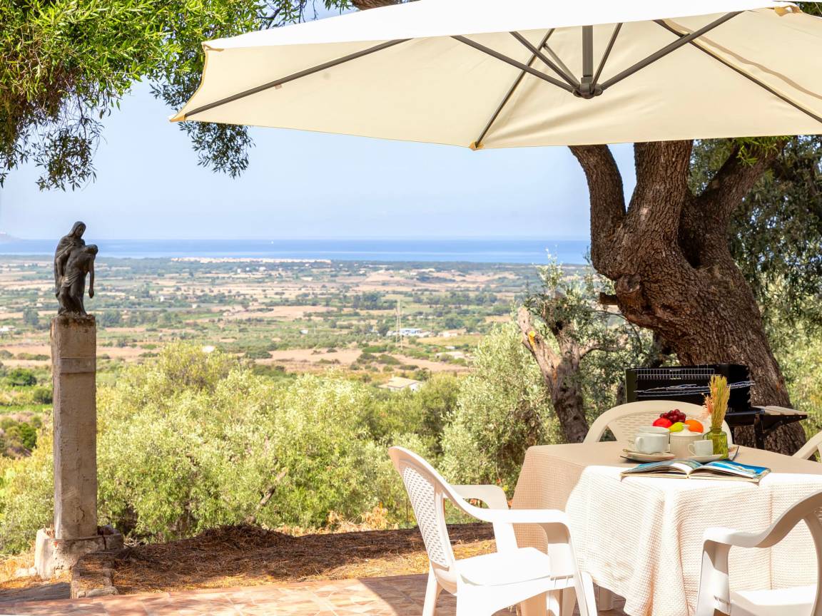 85 M² House ∙ 1 Bedroom ∙ 4 Guests - Badesi