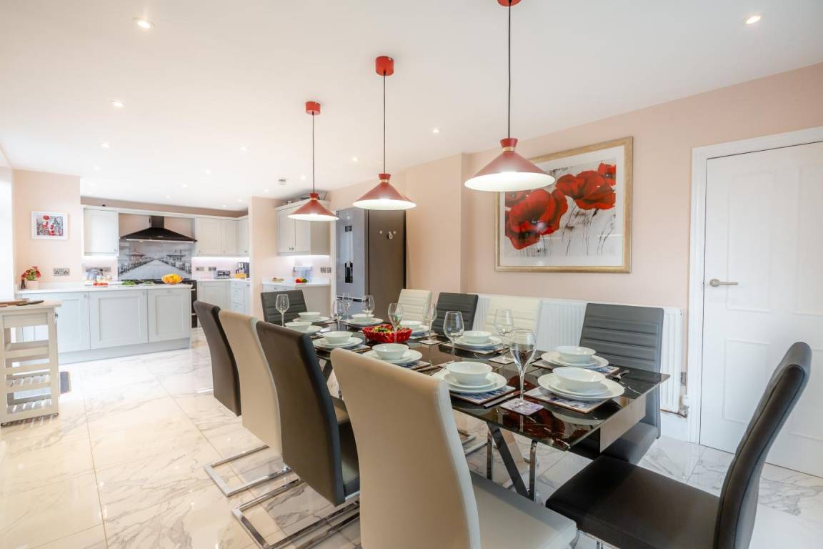 Cottage ∙ 6 Bedrooms ∙ 12 Guests - Llandudno