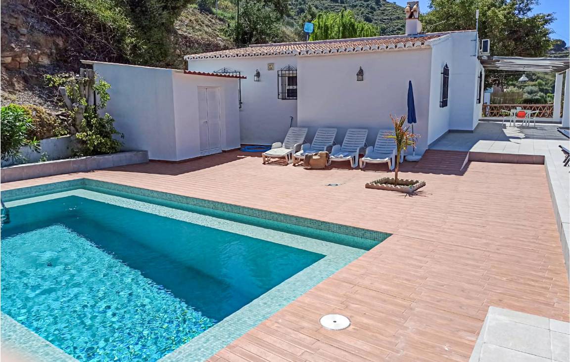 80 M² House ∙ 2 Bedrooms ∙ 4 Guests - Torrox