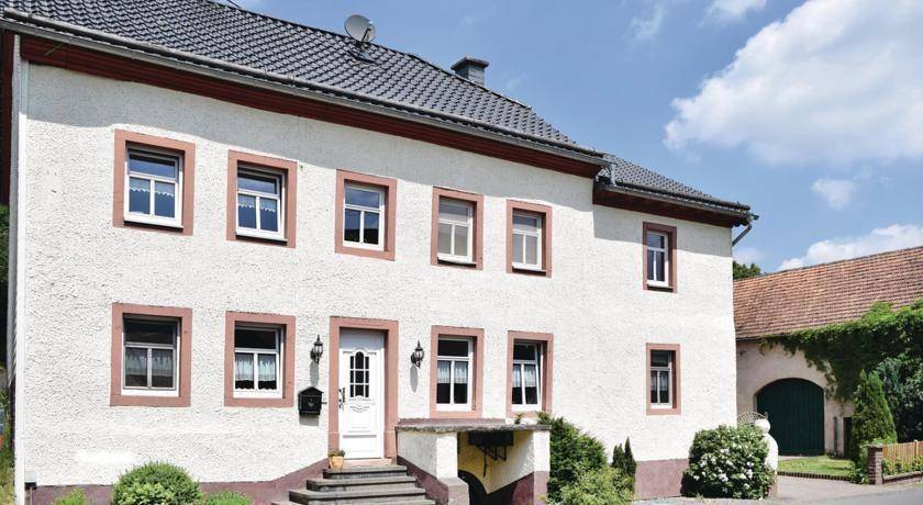 250 M² House ∙ 6 Bedrooms ∙ 12 Guests - Daun