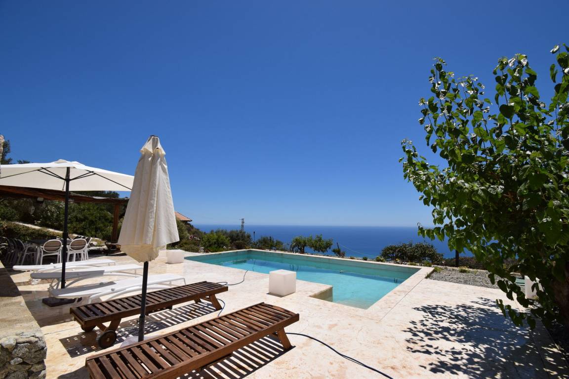 100 M² Villa ∙ 2 Bedrooms ∙ 5 Guests - Roccella Ionica